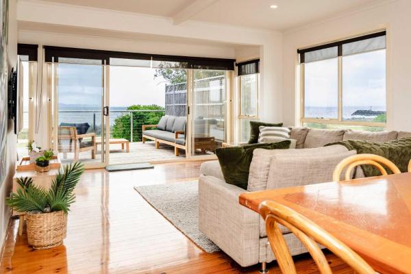 Absolute Waterfront Escape Deck & Games Room - Portarlington