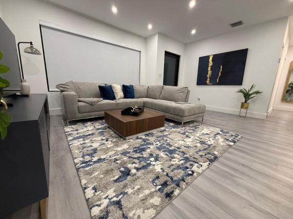 Modern 3br-3 Bath Home Near Calle 8 & Brickell 1gb Wi-fi Speed - Miami, FL