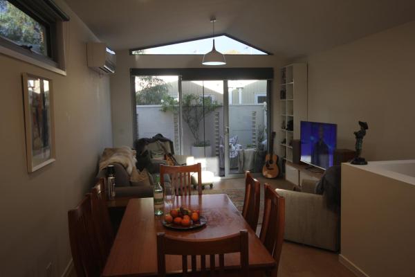 Lily's Townhouse - St Albans, Australia