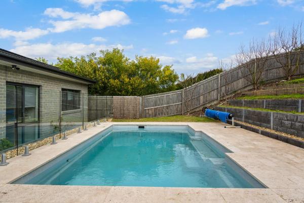 Tea Tree Pool Retreat - Inverloch