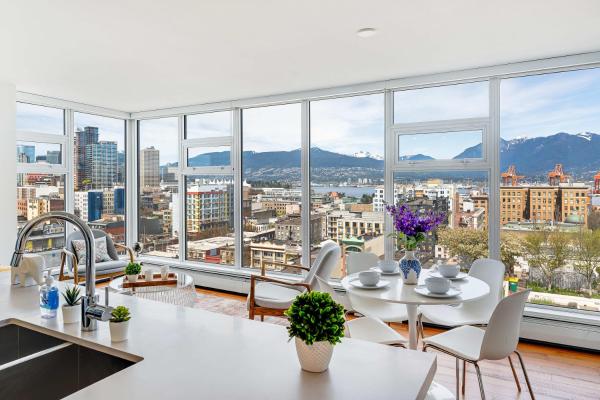 Vancouver Escape Elegant 2br Apartment In Trendy Area - West Vancouver