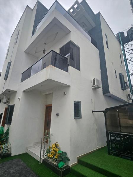 5 Bedrooms And 5 Bathrooms Luxury Duplex With Private Swimming Pool - Nigeria
