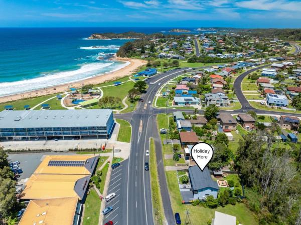 Skyes Beach House - 2 Spas, Sauna, Arcade Games - Batemans Bay