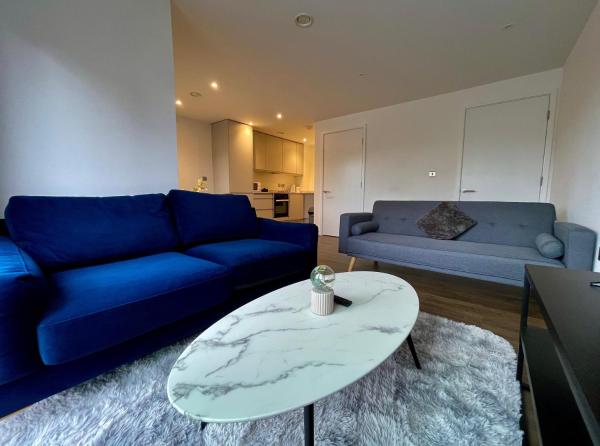 Joyful Group - Stylish 2 Bedroom Duplex With Sofa Bed In Salford M5 - Salford