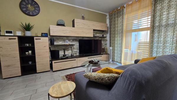 Varese Prime - Stylish And Large Apartment, Air Conditioning, 2 Baths, 2 Covered Parking, City Centre - Varese