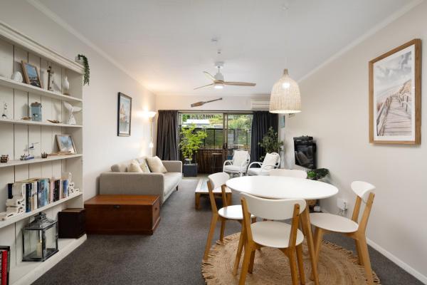 A Stone's Throw - Picton