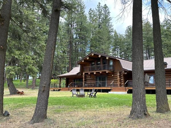 Living Well Lodge With Panoramic Views - Bonners Ferry, ID