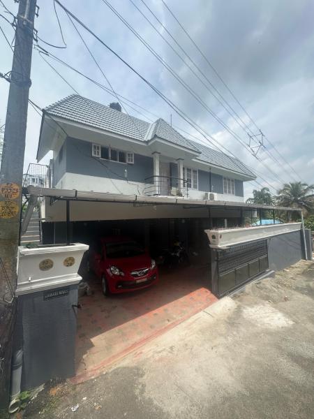 Spacious 3bhk Home , Sleeps 8 ,Ac, Wi-fi & Parking - 特拉凡德倫