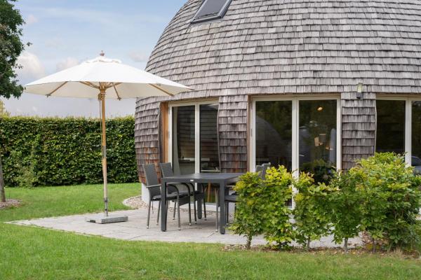 Kugelhaus Kirana - Ruhiges Naturdomizil In Runder Bauweise Am Waldrand Des Tollensesees - Neubrandenburg