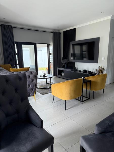 Cosy & Comfy Paradiso - White River