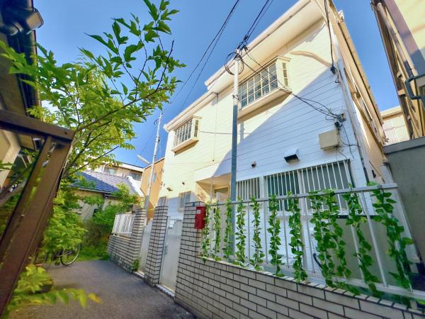 ヴィラ一軒家貸切丨最大10名丨駅近8分丨池袋10分丨上野13分丨ベッドルーム4個丨岩淵居 - 川口市