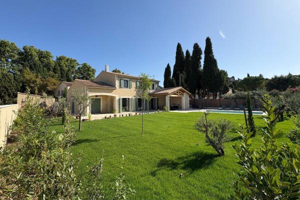 Maison Provençale Avec Piscine Et Jardin - Paradou