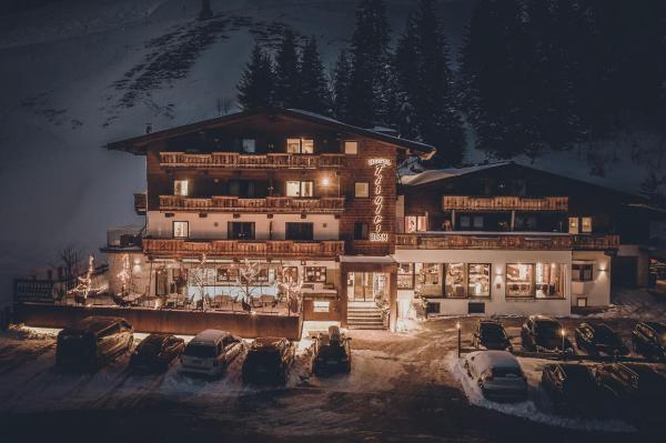 Hotel & Appartements Tiroler Buam - Fieberbrunn