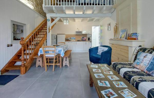 1 Bedroom Cozy Home In La-gripperie-saint-sym - Charente-Maritime
