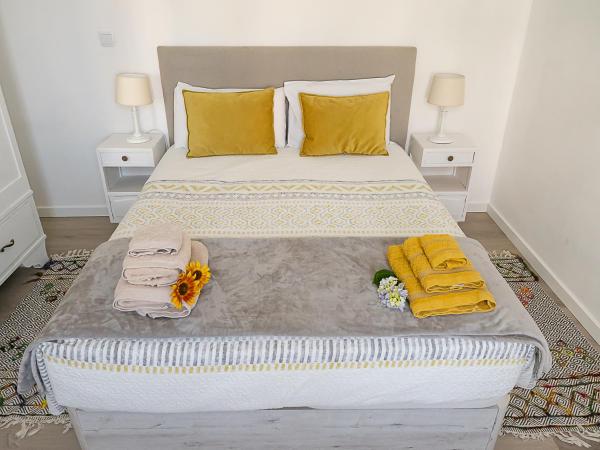 Traditional Madeira House Garden, Terrace & Bbq - Ribeira Brava