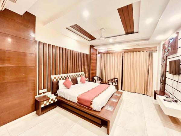 South Residency Near Aiims Hospital Green Park South Delhi - New Delhi