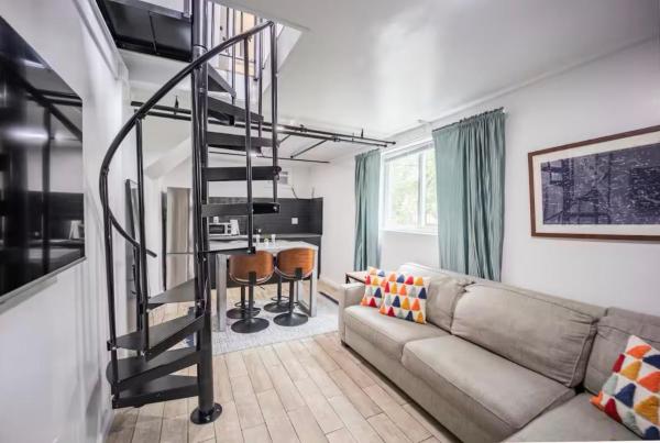 Bright 1-bedroom Loft In Converted Garage With Private Entrance - Yonkers, NY
