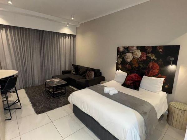 Menlyn Maine Residences 813 - Pretoria