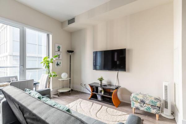 Chic Suite Near Distillery District & Waterfront - The Roland - Toronto