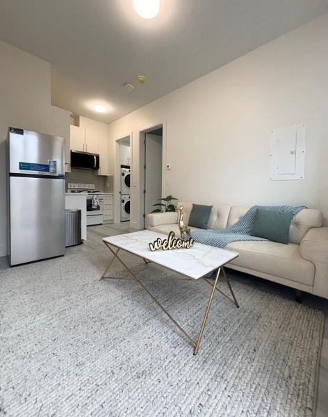 South Surrey Secondary Suite With Kitchen - Surrey