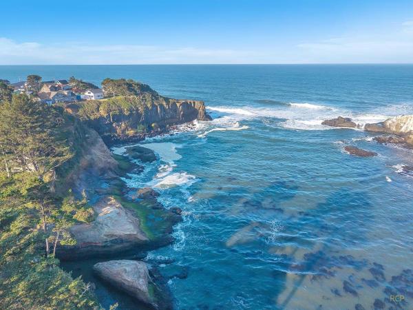 Pirates Cove - Depoe Bay, OR
