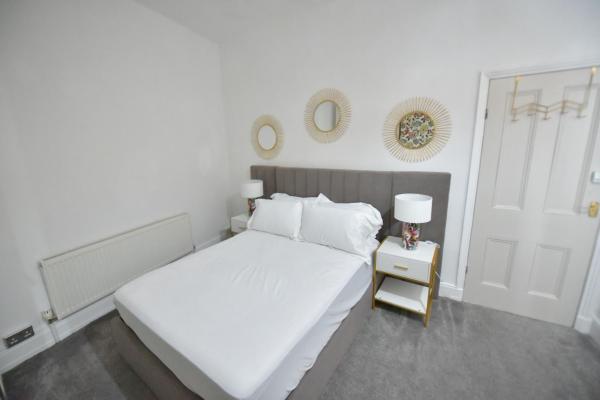 Spacious & Cosy Double Bed Room Stockport - Derbyshire