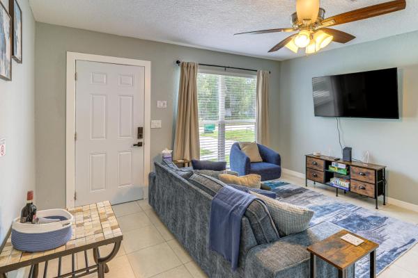 Mins To Beaches & Hca Hospital: Fort Pierce Home - Fort Pierce, FL