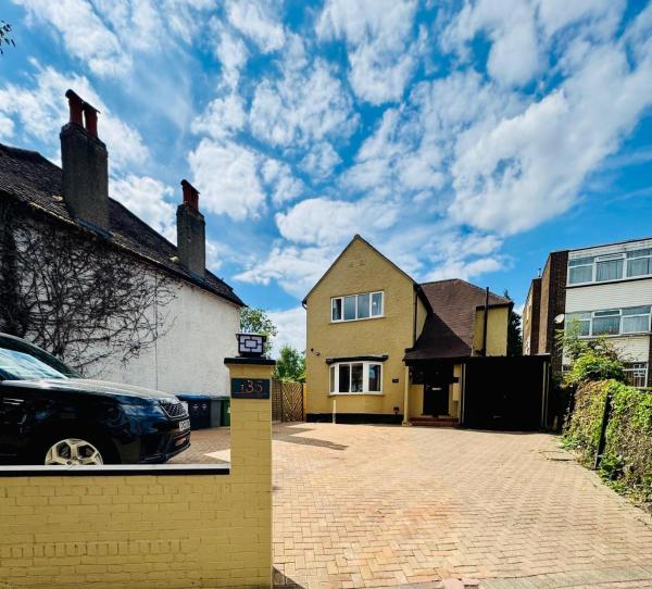 135 Watford Road - Hounslow