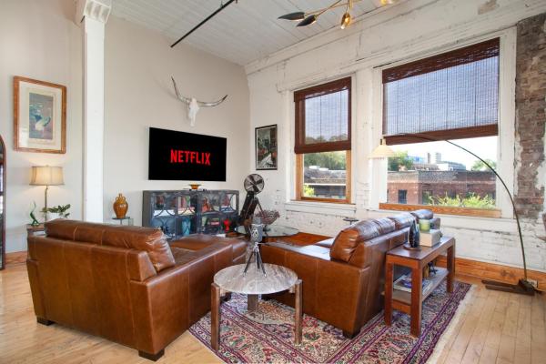 Urban Haven Loft Near Market Square - Knoxville, TN