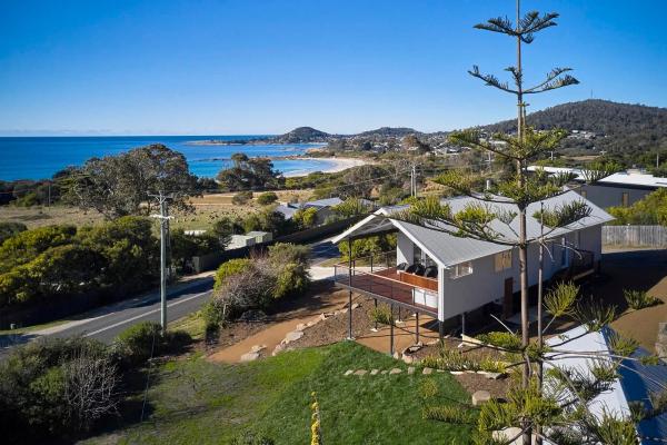 Diamond Skies - Bicheno