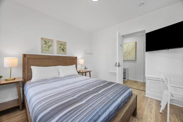 Pittsburgh Shadyside 1a Bright And Stylish Private Bedroom With Shared Bathroom - Pittsburgh