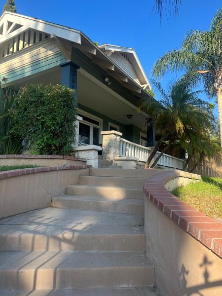 Amazing Wood Streets Studio - Riverside, CA