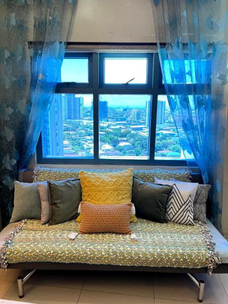 Osaka Japan Theme Greenbelt Glorieta Makati Big Unit Loft 50sqm Free Pool Gym Netflix Prime Hbo Max - Manille
