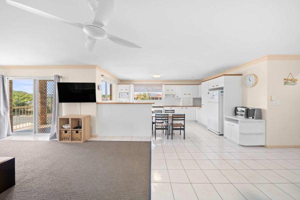 Explore Bribie Island From Spacious Adjacent Units - Brisbane