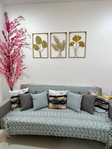 Japan Vibe Shaw Mrt Train Edsa Mandaluyong 1br With Veranda Netflix Internet Pool View - Makati