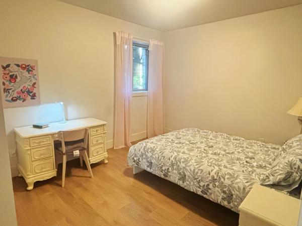 5 Mins Walk To The Beach! Cozy Bedroom Near Stanley Park, Downtown Vancouver, Cypress Mountain, Capilano Suspension Bridge, Grouse Mountain - Bowen Island