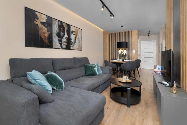 Air Conditioned Apartment In Cracow With Parking And Desk By Noclegi Renters - Kraków