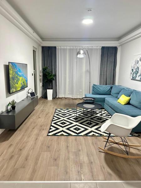 Regina's Sky View 32nd Floor Apt - Skopje