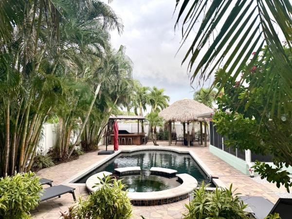 Tropical Oasis 10th - Bradenton, FL