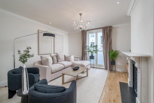 Elegant 3-bed Knightsbridge House With Terrace - Marylebone