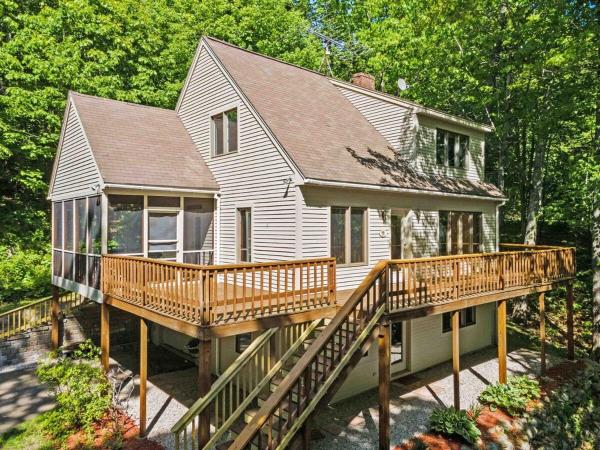 Lake Kanasatka Private Beach Access Your Perfect Vacation Starts Right Here! - Moultonborough, NH