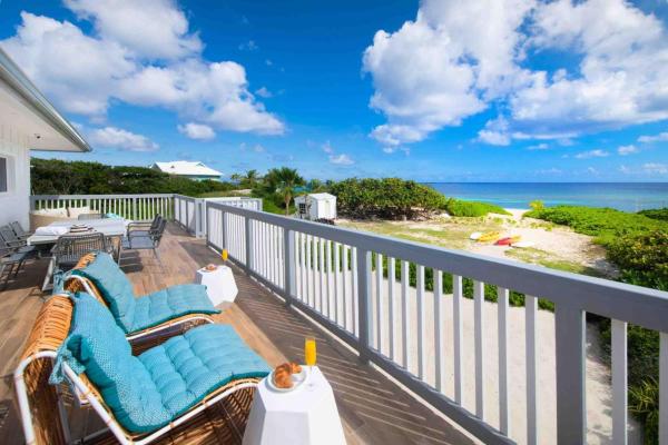 Timmys Place - Charming Oceanfront Villa With Direct Beach Access And Scenic Views - Cayman Islands