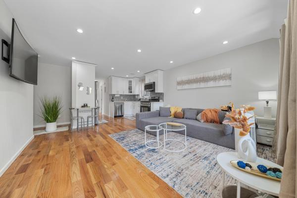 Lovena Lovely Home - St. Albans - Queens NY