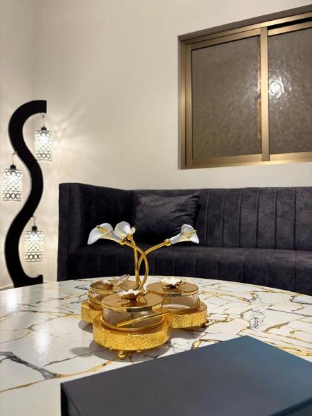 Cozy 2-bed Apartment With Kitchen & Dining - Karachi