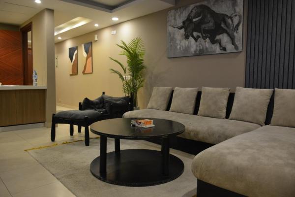 Goldcrest Mall & Residency Luxury Apartments By Alvis Suite - Lahore