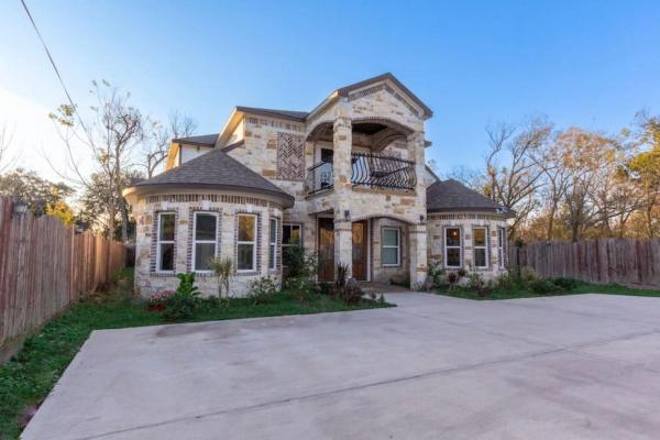 Luxury Spanish Style Getaway - Houston, TX