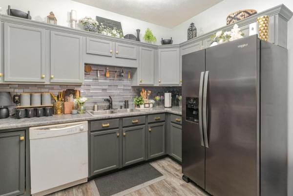 Stylish Condo With Garage - Clarksville, TN