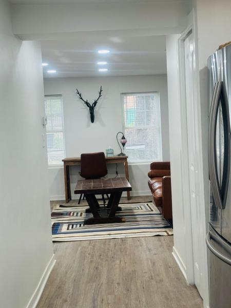 Peaceful Pilsen Garden Apt - Chicago, IL