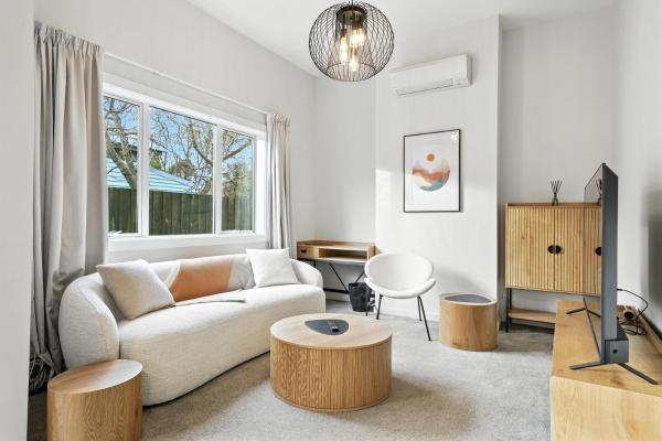 Classic Villa With Parking & Modern Comforts - Albemarle Villa - Lincoln