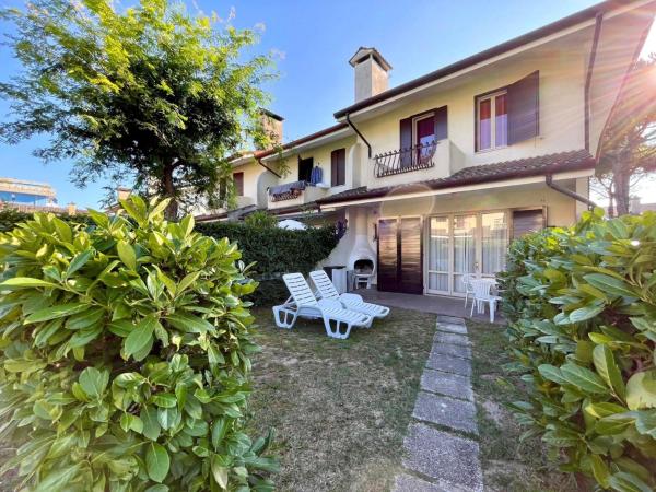 Comfy Villa With Pool And Barbecue - Caorle